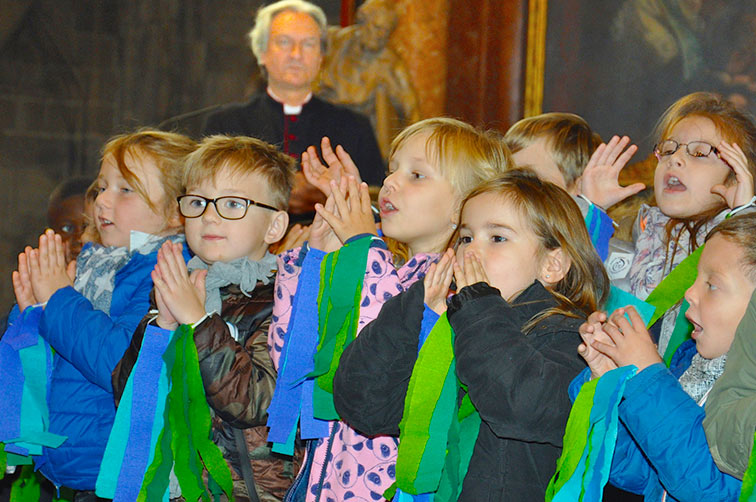 Pfarrmosaik aus Der SONNTAG Nr. 44/2018