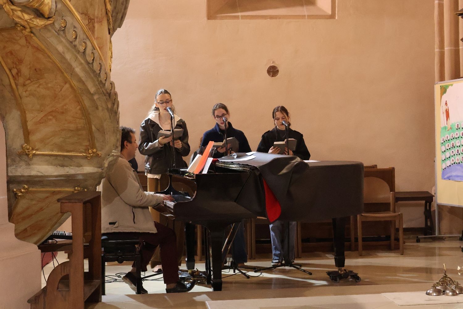 Familienfeier mit Palmkatzerlfeuer und Aschenkreuz