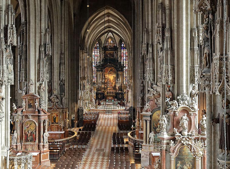 Nachts durch den Stephansdom