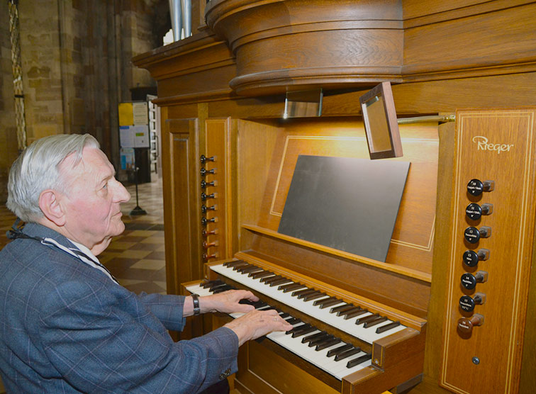 Organist seit 75 Jahren