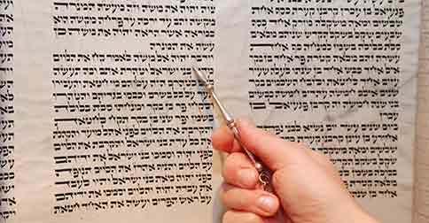 Die Tora als Mittelpunkt